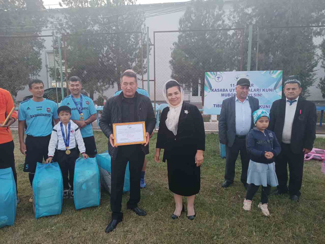 «Tibbiyot xodimlari kuni» bayramlariga bag‘ishlab tibbiyot xodimlari o ...
